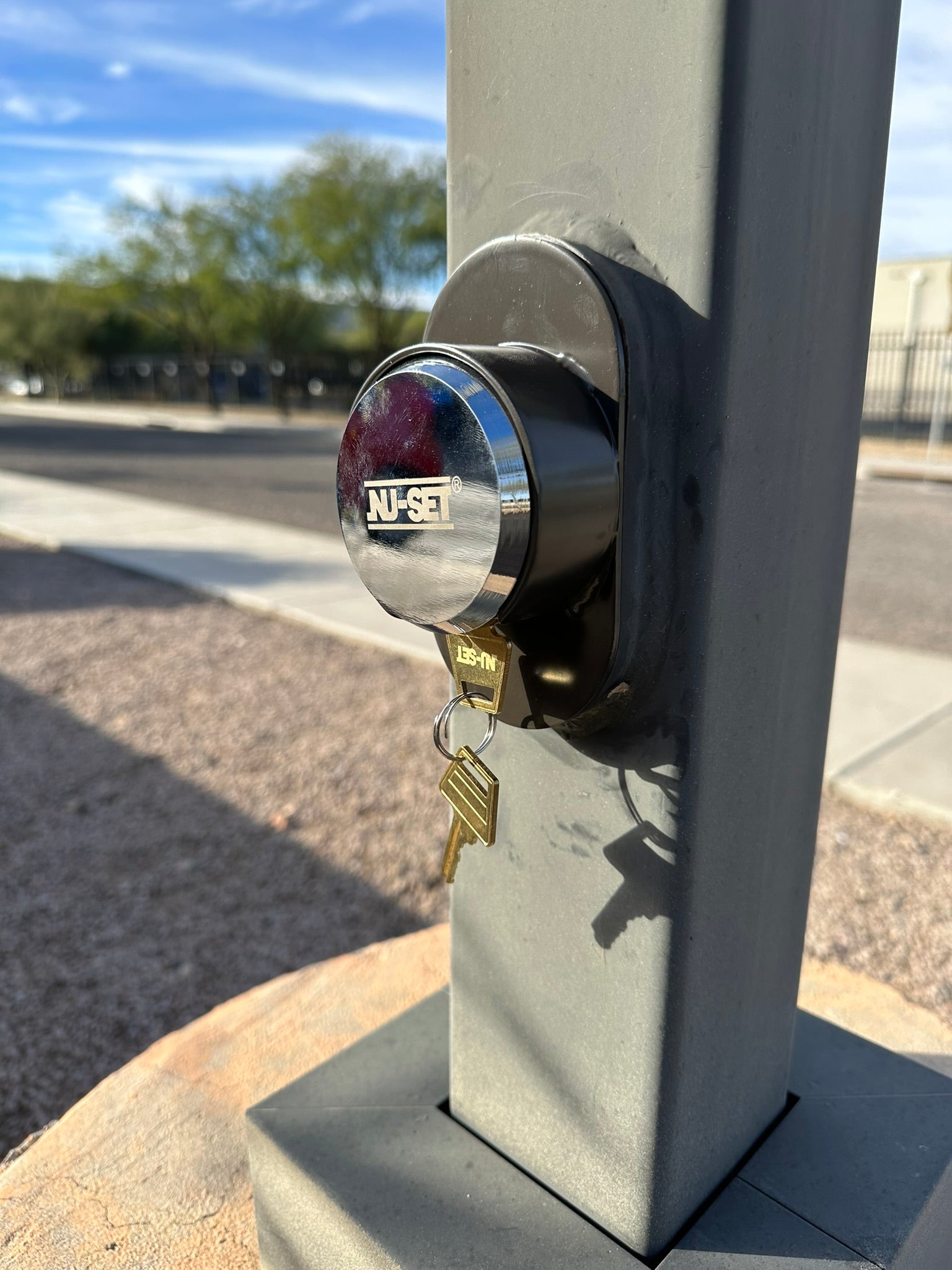 Hand Hole Cover Lock - Oval (3x5) - Patent Pending – endmetaltheft