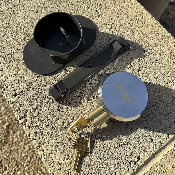 Hand Hole Cover Lock - Oval (3x5) - Patent Pending – endmetaltheft